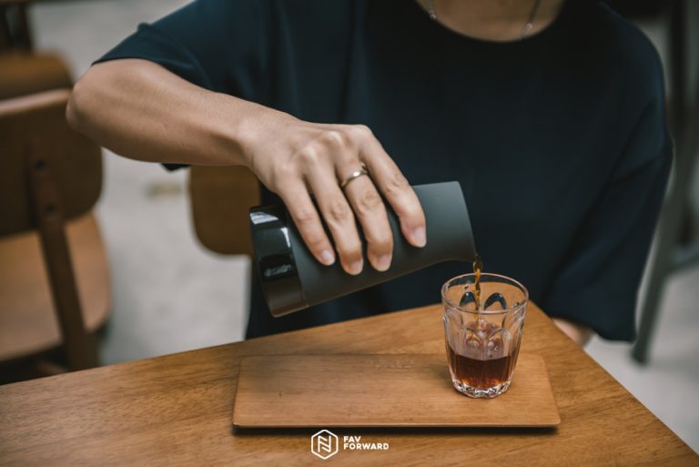 Double Slash // Coffee Space คาเฟ่สีขาวโปร่งกับความเชื่อว่า ‘ฟังก์ชั่น ...